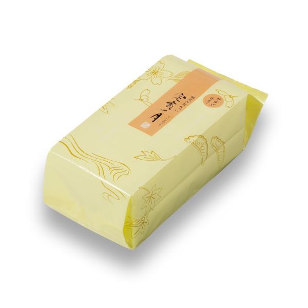 こんがり美しい焼き色。サクッとこぼれる生地の軽さ。焼きあげてからサッと油に通すことで、生地の中へ美味しさを閉じこめました。まろやかでコクのある京風サラダせんべいです。【内容量】1枚入り19袋 【寸法】タテ220×ヨコ120×深さ95mm【重...