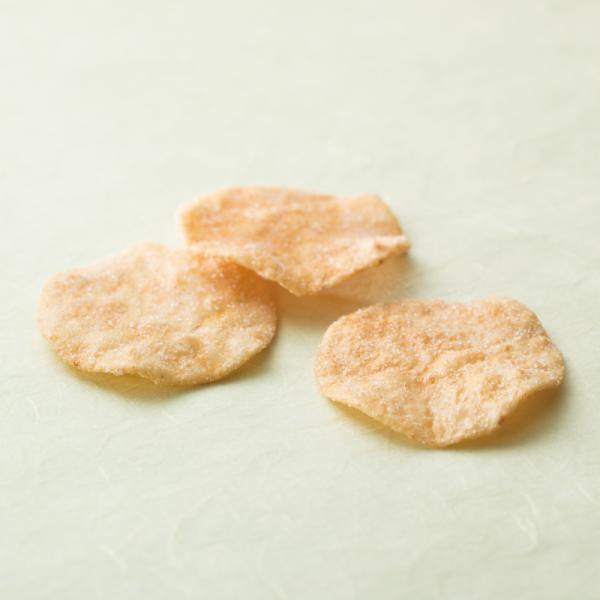 お米の旨み！波打ち生地にざらめの甘味。小粒ざらめの上品な口どけ感。【寸法】245×115×95mm【重量】119g【包装対応 可　有料 1個22円】【ギフト・お返し・お土産・プレゼント・和菓子・お祝い】