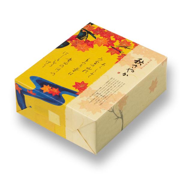 千年の時を経ても変わらぬ日本の秋に想いを馳せ、季節の意匠を取り入れた味覚の数々を詰め合わせた「秋さやか」。紅葉の美しい風景を味覚と視覚でお楽しみいただける、お手みやげに最適なお品です。※『月にもみぢ』『秋のふき寄せ』には、はちみつを使用して...