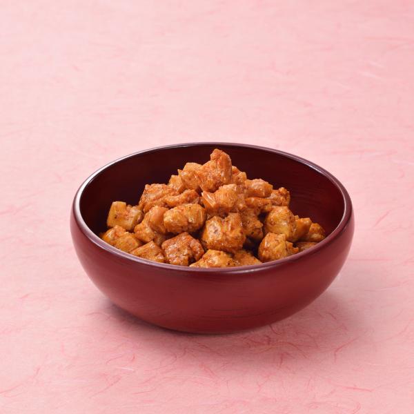 醤油あられに七味が薫る。口に入れたとたん、独特の辛みで刺激してくる七味の風味。この驚くほど香り高い七味は、ただの香辛料ではありません！【熨斗・包装不可】【数量限定】【内容量】100g【寸法】タテ215×ヨコ160×高さ30mm《せんべい/お...