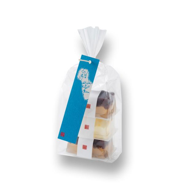 京都和菓子処「長岡京明月菓寮」から季節限定の水かんてんが登場！【小豆】北海道産小豆を使用し、食感と風味をいかすよう小豆を炊く際の熱の入れ方、釜から引き上げるタイミングにこだわり、職人がじっくりと炊き上げております。【フルーツ】白桃、黄桃、パ...