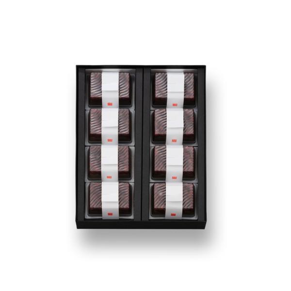 京都和菓子処「長岡京明月菓寮」から季節限定の水かんてんが登場！北海道産小豆を使用し、食感と風味をいかすよう小豆を炊く際の熱の入れ方、釜から引き上げるタイミングにこだわり、職人がじっくりと炊き上げております。【内容量】小豆8個【寸法】タテ24...