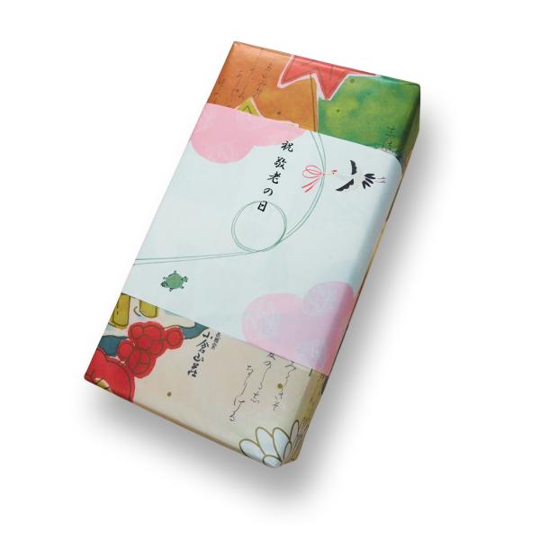 《2026年3月1日より「海苔巻あられ」から「昆布せんべい」へ変更いたしました。》風光明媚な京都嵯峨。なかでもその麓に二尊院や常寂光寺を抱く小倉山は、冬には真っ白な雪化粧をまとった美しい姿を見せてくれます。人は四季の自然美に心を揺さぶられ、...