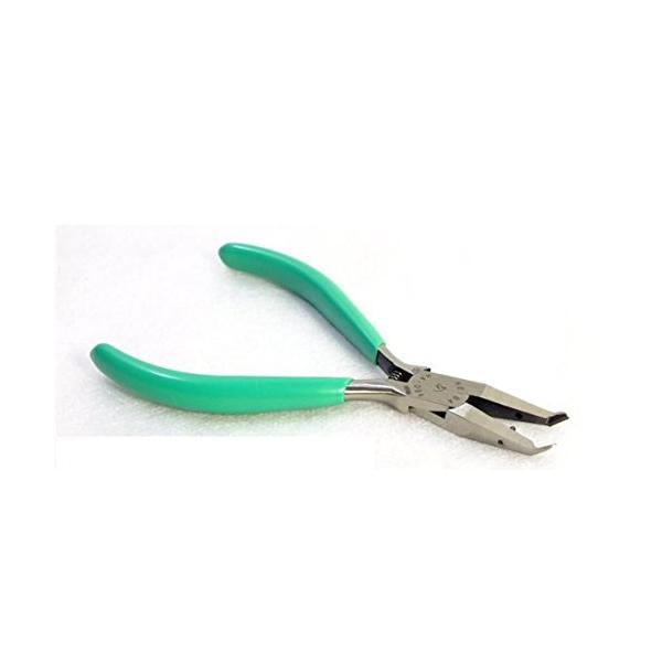 ●鳥専門動物病院と共同で作成したオリジナルつめ切りマニュアル付き●キンカチョウや文鳥、セキセイインコ、オカメインコ等、小型〜大型インコ・オウム専用の爪切り。 　　●ヒト用の爪切りと違って、ニッパータイプなのでどこまで切るがか簡単に分かるので...