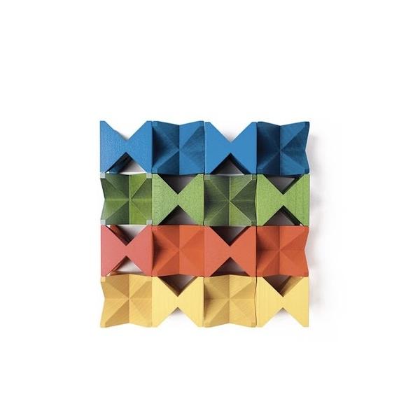 スイス・ネフ社の「ミニサイズ」ネフスピールです。こちらはカラフルなタイプです。サイズ：2.5×2.5ｃｍ