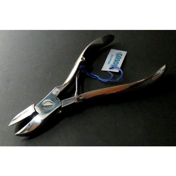 ・全長：ル材質：ニッケルメッキ鋼・大きな爪や、コーナーの切りにくい爪など強力カット。・刃は爪の丸みにあわせて切りやすい形状になっています・サファイヤ爪ヤスリ9cm（細粗両面）付属・ゾーリンゲン・ゲーゾ社製