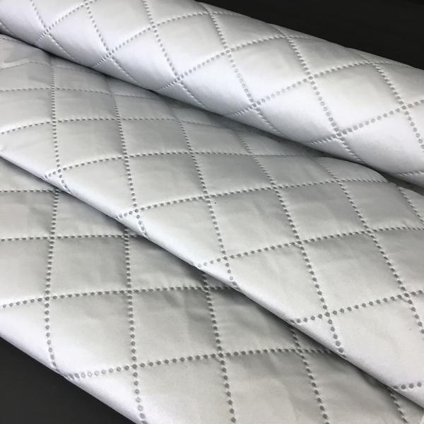 3層キルティング構造の保温・保冷シート巾120ｃｍ×1ｍカットです。ノーカットでの発送は対応していません。（数量 1 で1mを1個、数量 2 で 1mを2個）●圧着キルティングを施す事により軽防水仕様。結露による水滴を通さないのでクーラーバ...