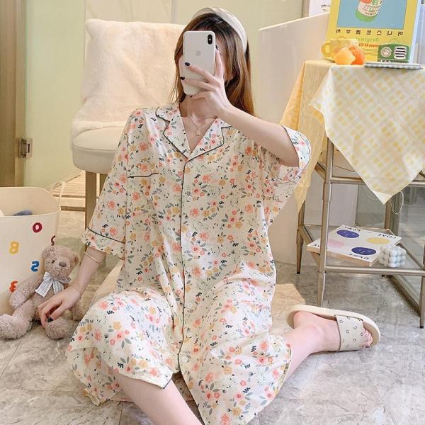フリーサイズ約：バスト132cm　前着丈105cm　後着丈113cm　肩幅70cm欠品の場合はメールにてご連絡いたします、ご了承ください。製造工程の過程による、小さなほつれ、微小な縫製のずれなどの返品対応は致しかねます。ご了承ください。カラ...