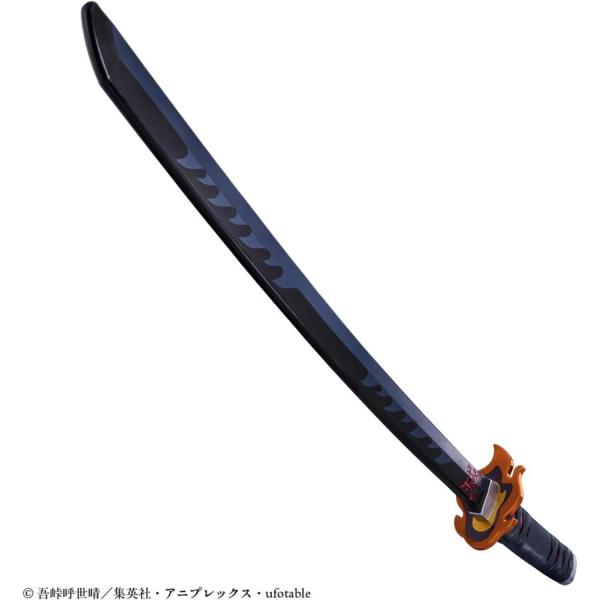 DX日輪刀シリーズより、「DX日輪刀〜竈門 炭治郎〜」が登場します。全長650mmのビックサイズで刀身バランスも劇中に近しい比率になり、よりなりきり遊びが楽しみやすい仕様になっております。攻撃音声が楽しめる「通常」モードや炭治郎のセリフ付き...