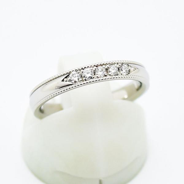 ■サイズ約9号 / 幅:約3.0mm / 約4.3g / D0.11■素材PT950 / ダイヤモンド■付属品なし■コメント上質なダイヤモンドが煌めく、モニッケンダムのダイヤモンドリングです。 新品仕上げ済みです。ご質問お待ちしております。...