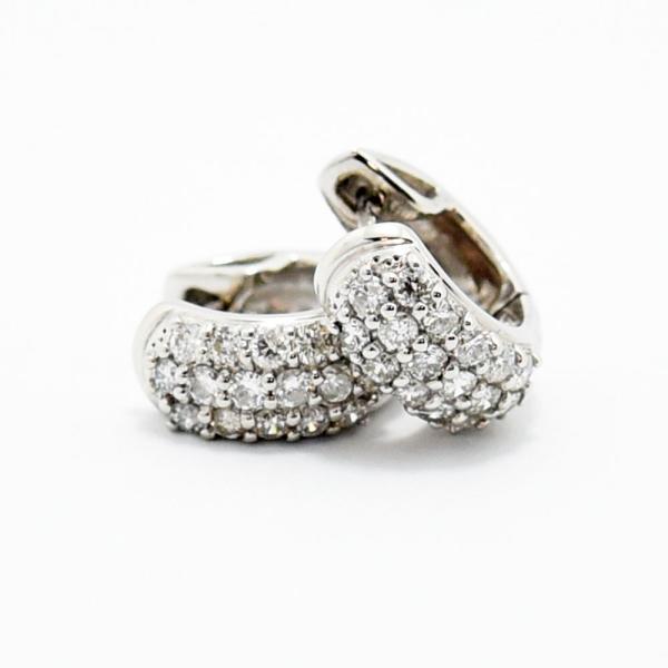 ■サイズ約10.6 × 4.7mm / 総重量:約3.3g / D0.25×0.25■素材K18WG / ダイヤモンド■付属品なし■コメントダイヤモンドが煌めくエレガントなピアスです。新品磨き仕上げ済みです。お問い合わせお待ちしております。...