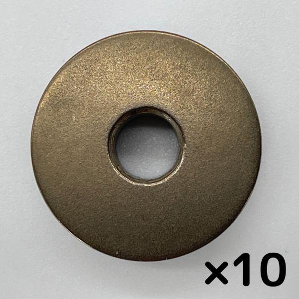 工業用本縫いミシンのＤＢボビン　カットなし  焼入り　です。品番　　　　95K（焼入り）　　（株）セキサイズ　　　直径２１φ×厚さ９．２ｍｍ×中心穴径６φ１袋　１０ヶ入り