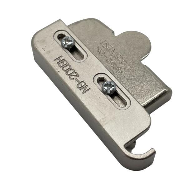 初心者でも同じステッチ幅で縫うことが出来ます。強力なマグネットで押えの横に取付け、定規として使用します。マグネット式なので取外し、取付が自由自在です。厚物用ガイドを取り付けることにより、薄物生地から厚物生地まで幅広くガイドする事ができます。...