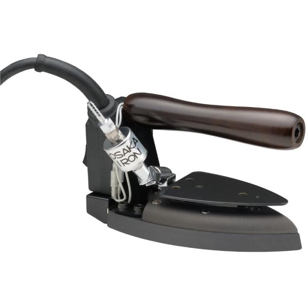 大阪 T-40NS  滴下式電気蒸気アイロン本体のみ。プロ仕様のアイロンがボイラーなしで使用できます。別途水タンクセットが必要です。水タンクをお持ちでアイロンが壊れたときなどにご利用ください。メーカー：大阪電機工業(株)型式：Ｔ−４０ＮＳバ...