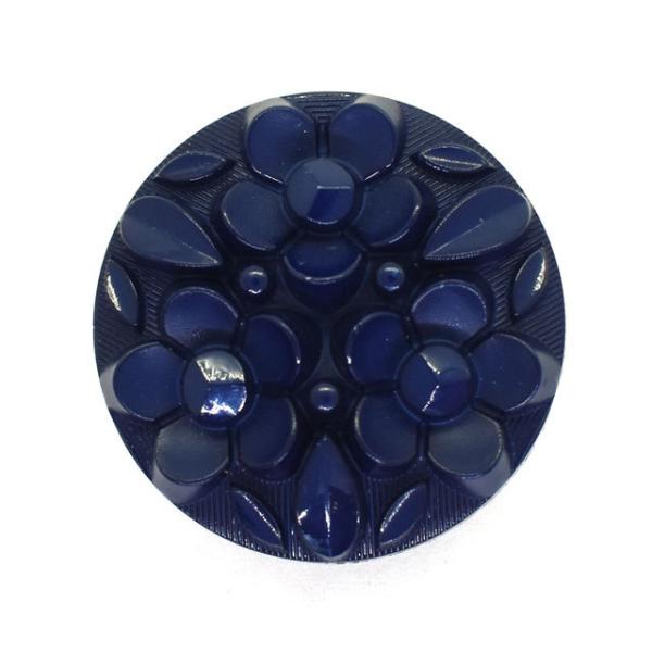 【素材】ナイロン【商品の特徴】小さなお花が彫刻されているように模様が浮き上がったデザインです。角度によって模様がはっきりしたり光沢感が出ます。軽量なのでイヤリングなどにご利用いただいても邪魔しません。サイズも豊富なので様々な用途にご利用いた...