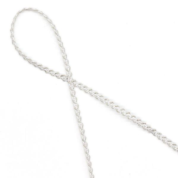 ●素材：レーヨン約80％ ポリエステル約20％●サイズ：約3ｍｍ幅※サイズはロットにより多少差があります。あくまで目安としてお考えください。【商品の特徴】メタリック素材のムカデブレード（ムカデテープ）です。縁飾りだけでなく、衣装などで柄を表...