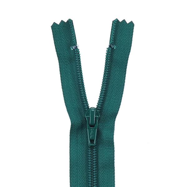 ●樹脂ファスナー●素材：エレメント…ポリエステル　テープ…ポリエステル●サイズ：No.5　長さ30cm【商品の詳細】エレメントがコイル状になっている止めファスナーです。メタルファスナーやビスロンファスナーに比べ、柔軟性があります。バッグ等の...