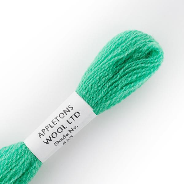 ●素材：ウール100％●容量：25m●イギリス製【商品の特徴】イギリス生まれのウール刺繍糸。ウール刺繍糸では比較的細め（一般的な25番刺繍糸の3〜4本どり程度の太さ）でやわらかいタイプの糸です。ヨーロッパ独特の美しいカラー展開。生産時期によ...