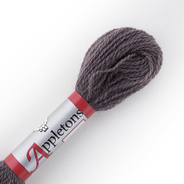 ●素材：ウール100％●容量：25m●イギリス製【商品の特徴】イギリス生まれのウール刺繍糸。ウール刺繍糸では比較的細め（一般的な25番刺繍糸の3〜4本どり程度の太さ）でやわらかいタイプの糸です。ヨーロッパ独特の美しいカラー展開。生産時期によ...