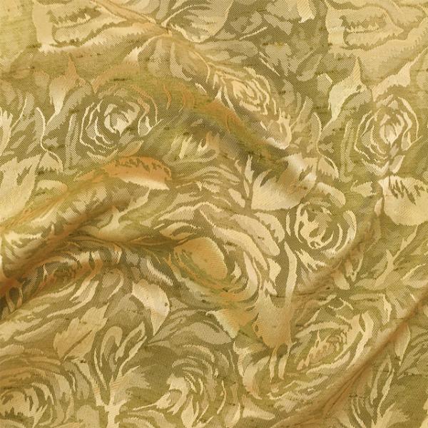 ●素材：ポリエステル100％●生地幅：約112cm【生地の特徴】落ち着いたサテンの光沢感が特徴の総バラ柄のブロケードジャガードです。薄めの生地なのでジャケット、ベスト以外にもフォマルドレスや衣装、装飾まで幅広くご使用いただけます。洗濯不可。...