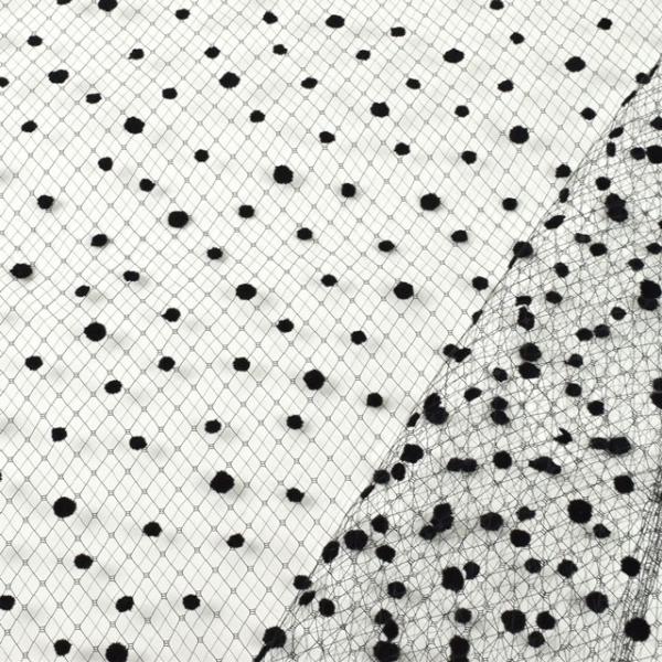 ●素材：チュール部分…ナイロン100％　　フロッキー部分…レーヨン100％●生地幅：約92cm【生地の特徴】目が粗めのネット生地にふかふかのフロッキーがついた可愛らしい生地です。帽子の装飾用としてよく使われます。ヘッドドレスやハット、小物、...