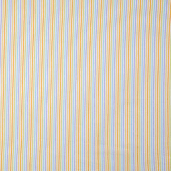 ●素材：綿100％●生地幅：約110cm【生地の特徴】幅約2.5mm前後のストライプ柄のプリント生地。生地の表面に光沢感を出す「ソフトチンツ加工」が施されたシーチングなので、サラサラでなめらかな柔らかい肌ざわりです。【ご注意】天然繊維のため...