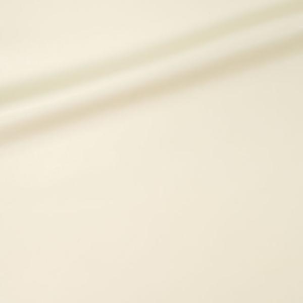 ●素材：表：ポリウレタン100％　裏：ポリエステル100％●生地幅：約130cm〜約135cm●生地の厚み：約0.75mm【生地の特徴】ほどよい厚みと柔らかさのあるフェイクレザーです。多彩な色から淡い色までカラーバリエーションが豊富です。中...