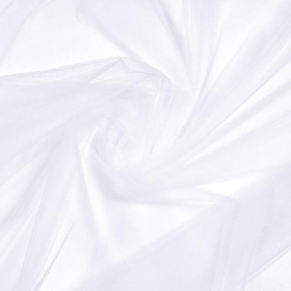 ●素材：ナイロン100％●生地幅：約188cm幅【生地の特徴】一般的にベール用に使用するチュール生地です。柔らかく、切りっぱなしで使用できるので、ディスプレイ用にもおすすめ。ハリがなく柔らかいタイプのチュールです。【お手入れ】家庭での洗濯・...