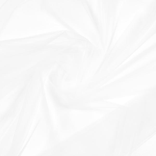 ●素材：ナイロン100％●生地幅：約188cm幅【生地の特徴】一般的にベール用に使用するチュール生地です。柔らかく、切りっぱなしで使用できるので、ディスプレイ用にもおすすめ。ハリがなく柔らかいタイプのチュールです。【お手入れ】家庭での洗濯・...