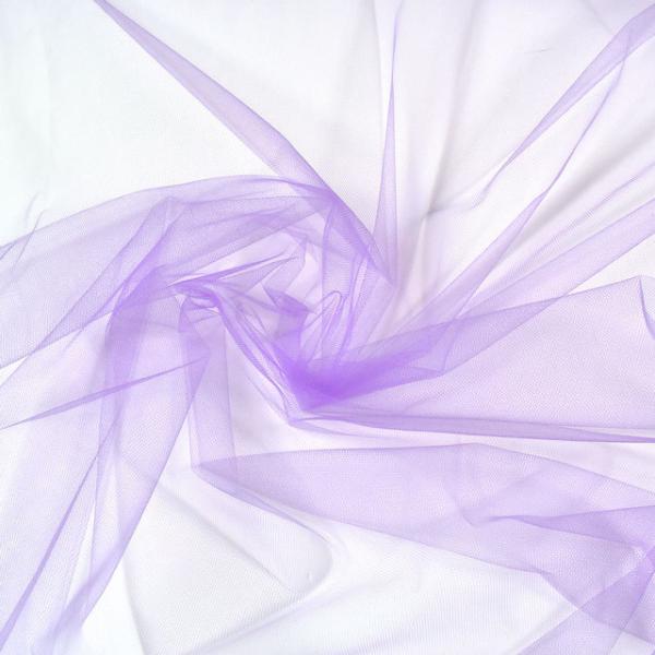 ●素材：ナイロン100％●生地幅：約188cm幅【生地の特徴】一般的にベール用に使用するチュール生地です。柔らかく、切りっぱなしで使用できるので、ディスプレイ用にもおすすめ。ハリがなく柔らかいタイプのチュールです。【お手入れ】家庭での洗濯・...