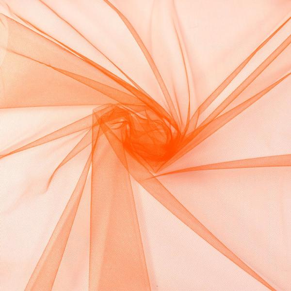 ●素材：ナイロン100％●生地幅：約188cm幅【生地の特徴】一般的にベール用に使用するチュール生地です。柔らかく、切りっぱなしで使用できるので、ディスプレイ用にもおすすめ。ハリがなく柔らかいタイプのチュールです。【お手入れ】家庭での洗濯・...