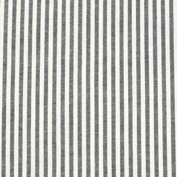 ●素材：綿70％ ポリエステル30％●生地幅：約112cm【生地の特徴】細いストライプ柄のダンガリー生地。綿とポリエステルの混紡なのでシワになりにくく丈夫で乾きやすいので、頻繁にお洗濯が必要なアイテムの制作に最適です。生地に程よいハリがあり...