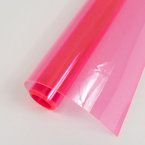 ●素材：ポリ塩化ビニール（PVC）100％●サイズ：生地幅約90cm×長さ約50cm※サイズは若干の誤差がある場合がございます。予めご了承くださいませ。●入数：1枚【商品の説明】蛍光カラーがPOPな印象の透明ビニール生地です。0.3mm厚と...