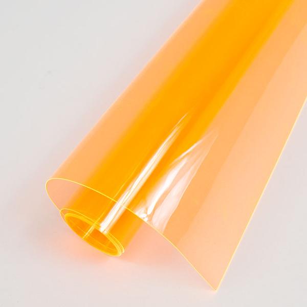 ●素材：ポリ塩化ビニール（PVC）100％●サイズ：生地幅約90cm×長さ約50cm※サイズは若干の誤差がある場合がございます。予めご了承くださいませ。●入数：1枚【商品の説明】蛍光カラーがPOPな印象の透明ビニール生地です。0.3mm厚と...