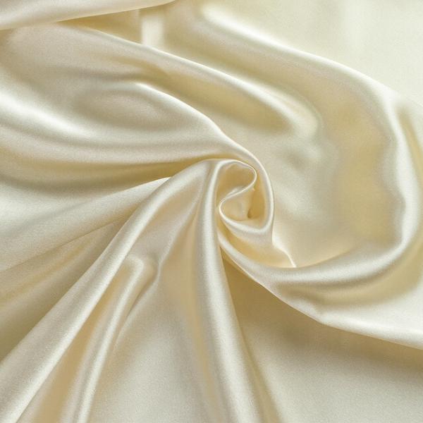 ●素材：ポリエステル100％●生地幅：約120cm【生地の特徴】高ドレープ性としなやかさを兼ね備えた上品なドレープサテンです。薄めで柔らかく多少の伸縮性と上品な光沢感があるので、フォーマルドレスやコスプレ衣装、小物や装飾まで幅広くご使用いた...