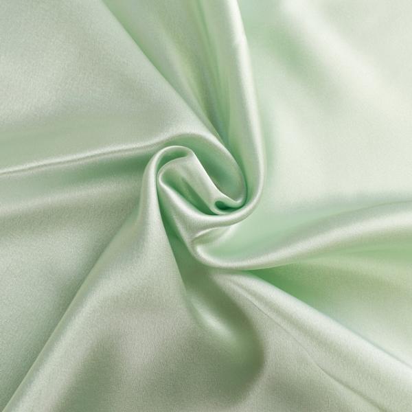 ●素材：ポリエステル100％●生地幅：約122cm【生地の特徴】高ドレープ性としなやかさを兼ね備えた上品なドレープサテンです。薄めで柔らかく多少の伸縮性と上品な光沢感があるので、フォーマルドレスやコスプレ衣装、小物や装飾まで幅広くご使用いた...