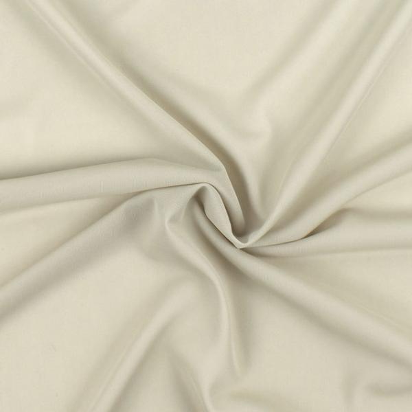 ●素材：ポリエステル100％●生地幅：約137cm【生地の特徴】タテ、ヨコにストレッチが効いたニットタイプの裏地です。新開発の糸を使用し、透け防止性に優れています。裁ちきりでもほつれにくいです。通気性、吸水速乾性に優れています。生地の摩擦で...