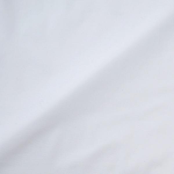 ●素材：綿97％、ポリウレタン3％●生地幅：約108cm【生地の特徴】薄手ながらも優れた伸縮性を持ち、滑らかな手触りが特徴のストレッチブロード生地です。コシのある風合いで動きやすく着心地がいいのでシャツやブラウスに最適です。肌触りがよい綿素...