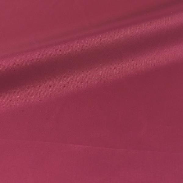 ●素材：ポリエステル100％●生地幅：約122cm【生地の特徴】異形糸の使用による、美しい高発色が特徴の裏地です。透けにくく、制電性に優れています。ソフトでしなやかな肌触りで、吸汗、速乾、防汚にも優れています。タフタタイプ。【お手入れ】40...