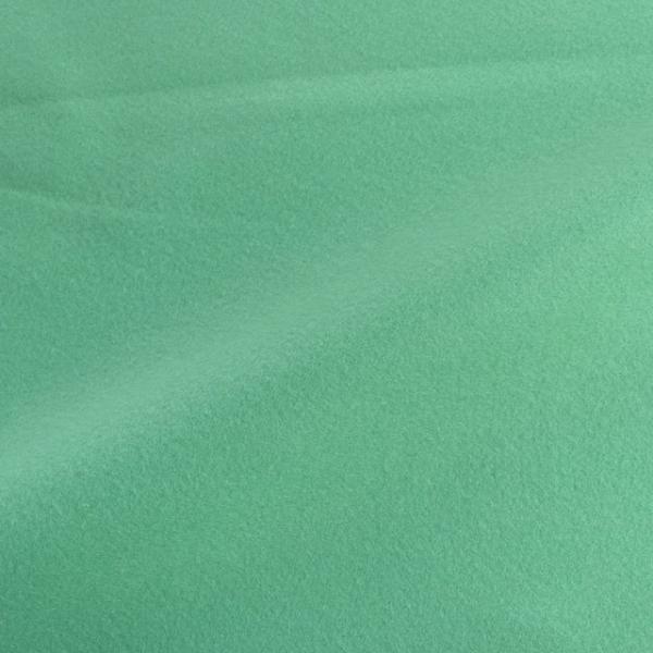 ●素材：ポリエステル100％●生地幅：約100cm●厚さ：約1mm【生地の特徴】切りっぱなしでも糸のほつれなどがない1mm厚のフェルト生地。ソフトな感触で針通りも良く、ポリエステルの特性を生かした鮮やかな色彩が特長。【ご注意】・摩擦に弱く、...