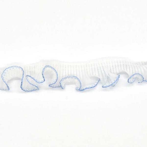 ●素材：ポリエステル100％（フリル本体・糸）●サイズ：約25mm幅【商品の詳細】細かくプリーツを寄せた軽やかなフリルに、カラー糸で縁取りをしました。カラーバリエーション豊富で衣装やイベントにオススメです。・バイアス生地のため、製造の工程上...