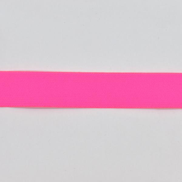 ●素材：ナイロン40％、ポリエステル30％、天然ゴム20％、スパンレーヨン10％【商品の特徴】しっかりした厚みのゴムテープです。ベルトなどに適しています。