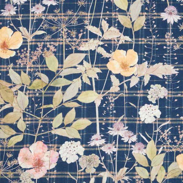 ●素材：綿100％●生地幅：約110cm【生地の特徴】リバティジャパンの定番「エターナルコレクション」。上品な艶とやわらかな肌ざわりが特徴の、リバティ・ファブリックスのタナローン生地です。織の密度が高く、しなやかで豊かなドレープ性があります...