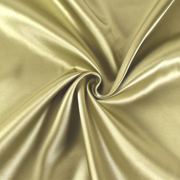 ●素材：ポリエステル100％●生地幅：約122cm【生地の詳細】ポリエステル素材の薄手サテン生地です。美しい光沢と発色性に優れ、柔らかくてしなやかな風合いが特徴です。色数も豊富で、お手頃価格なのがポイントです。発表会や学芸会などの衣装やコス...