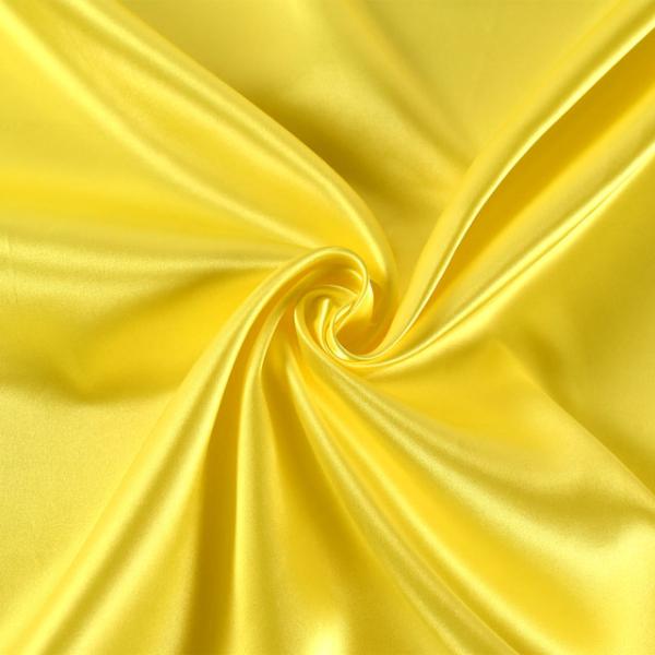 ●素材：ポリエステル100％●生地幅：約122cm【生地の詳細】ポリエステル素材の薄手サテン生地です。美しい光沢と発色性に優れ、柔らかくてしなやかな風合いが特徴です。色数も豊富で、お手頃価格なのがポイントです。発表会や学芸会などの衣装やコス...