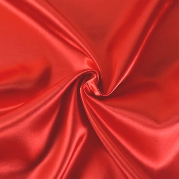 ●素材：ポリエステル100％●生地幅：約122cm【生地の詳細】ポリエステル素材の薄手サテン生地です。美しい光沢と発色性に優れ、柔らかくてしなやかな風合いが特徴です。色数も豊富で、お手頃価格なのがポイントです。発表会や学芸会などの衣装やコス...