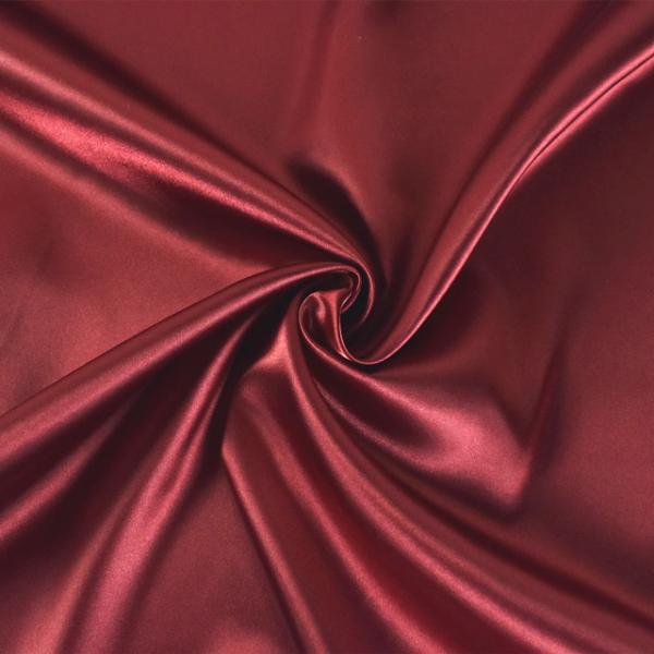 ●素材：ポリエステル100％●生地幅：約122cm【生地の詳細】ポリエステル素材の薄手サテン生地です。美しい光沢と発色性に優れ、柔らかくてしなやかな風合いが特徴です。色数も豊富で、お手頃価格なのがポイントです。発表会や学芸会などの衣装やコス...