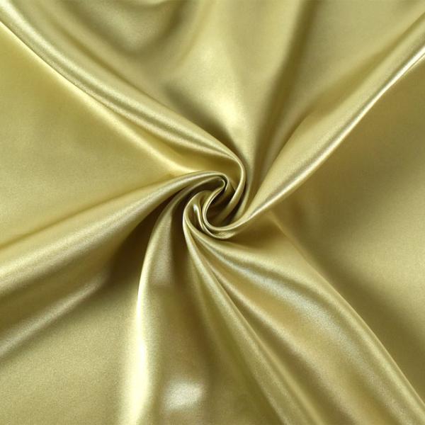 ●素材：ポリエステル100％●生地幅：約122cm【生地の詳細】ポリエステル素材の薄手サテン生地です。美しい光沢と発色性に優れ、柔らかくてしなやかな風合いが特徴です。色数も豊富で、お手頃価格なのがポイントです。発表会や学芸会などの衣装やコス...