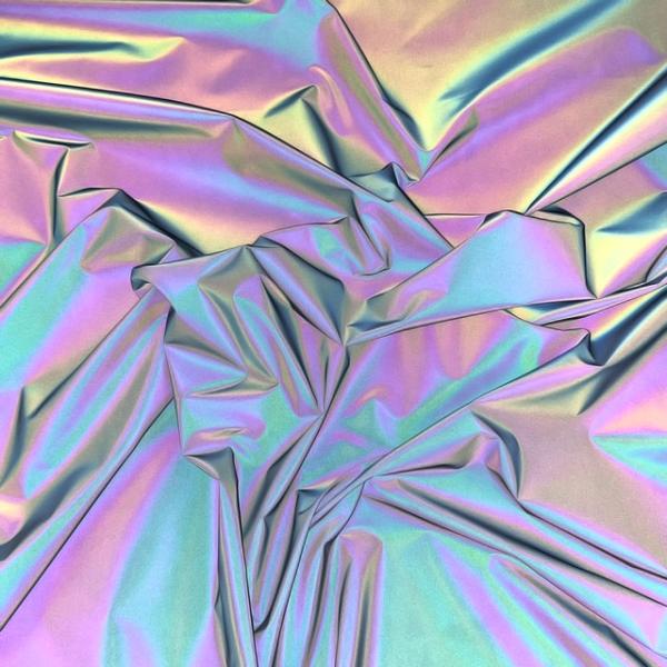 ●素材：ポリエステル25％、金属化合物コートガラスビーズ55％、透明ウレタン樹脂20％●生地幅：約100cm【生地の特徴】フラッシュ撮影をすることによりオーロラのように光る生地です。衣装はもちろん、小物にしてもスペシャルな作品になります。【...