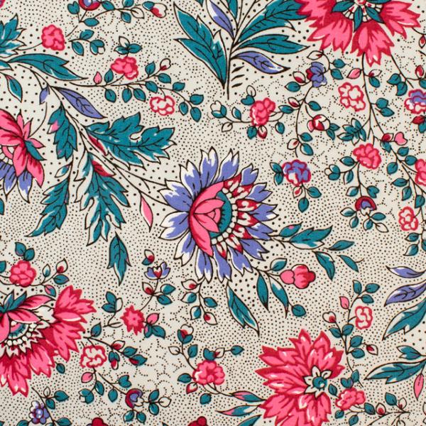 ●素材：綿100%●生地幅：約110cm【生地の特徴】プロヴァンスプリントを代表するブランド「ソレイアード」のヴィンテージ風コットンシーチング生地。洗濯を何度も繰り返したアンティーク生地のような 何とも言えないぬくもりと柔らかさを再現したヴ...